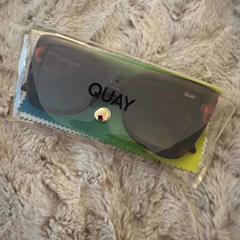 Quay Chain Reaction Sunglasses. - Gem